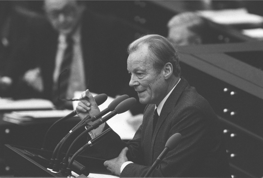 1982_Brandt_Schmidt_Vertrauensfrage_5098 - Willy Brandt Biografie
